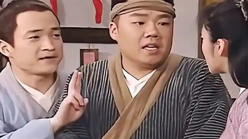 其实在《武林外传》中客栈里的所有人,背景那是一个比一个硬