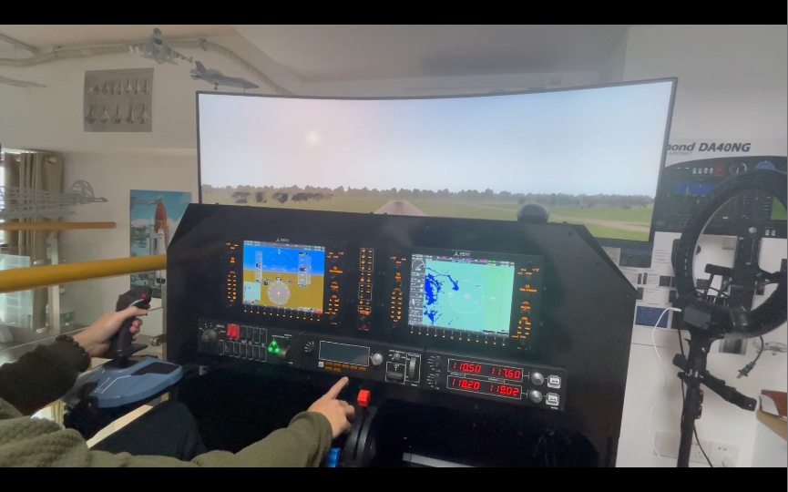 模拟机:轻型运动飞机模拟起落