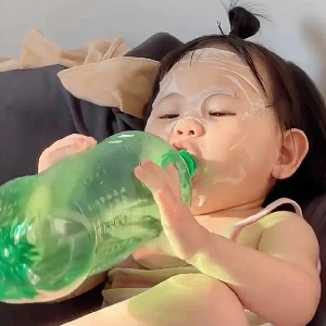 请你吃哇哈哈 