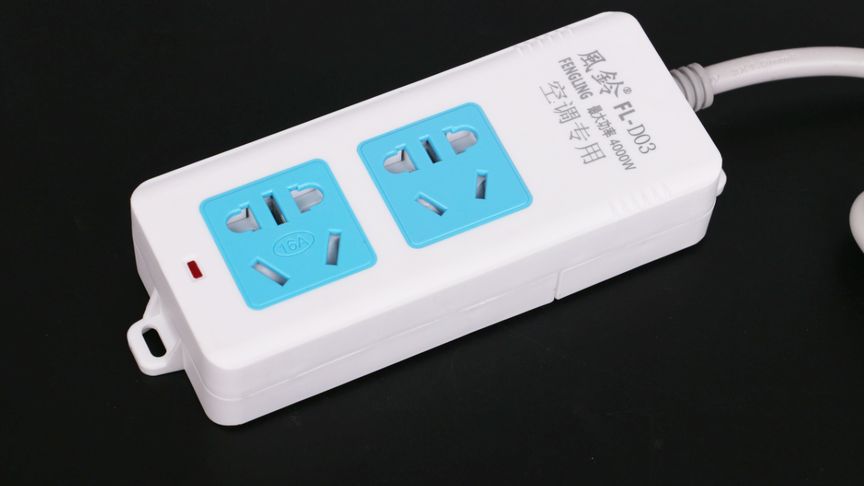 插线板脏了,教你正确清洁方法,不用一滴水,擦得干净又安全