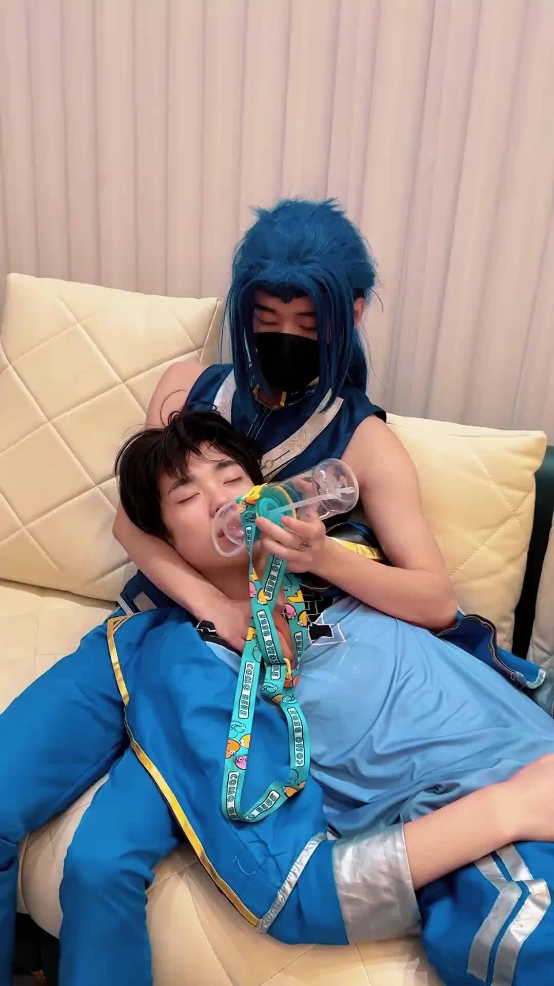 唐舞桐你别打扰唐三给唐舞麟喂奶