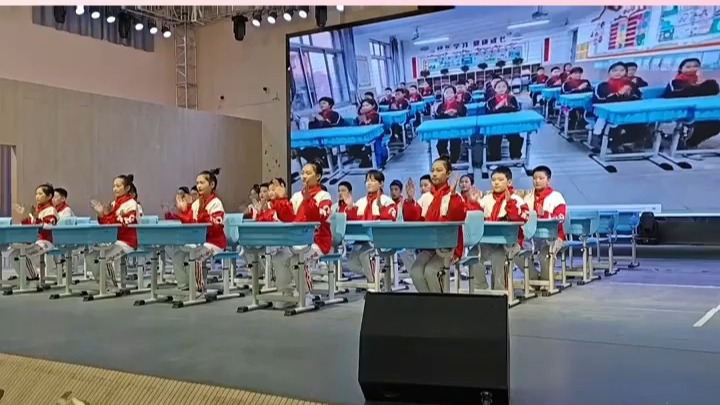 《NEW BOY》课桌舞编排有特色#课桌舞比赛一等奖#简单易学课桌舞...