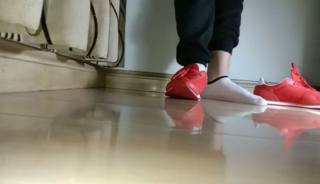 白袜帅哥;秀白袜
