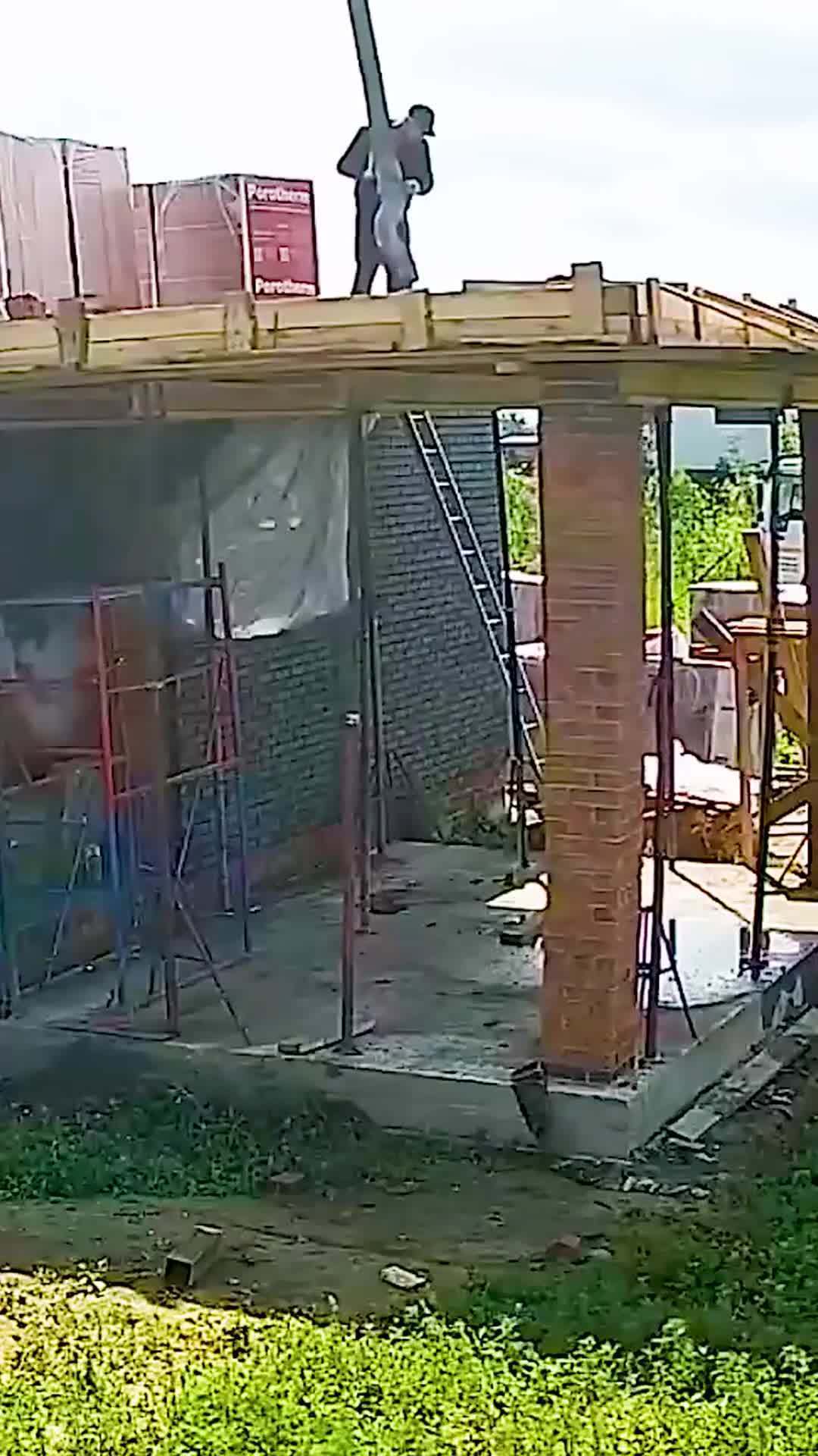 浇筑混凝土房子塌了咋办?房屋盖得好模板很重要