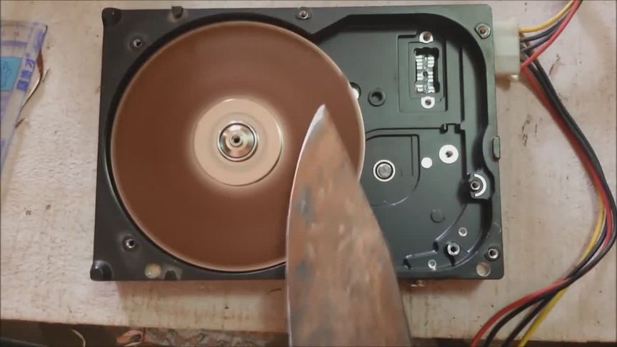 废旧电脑硬盘还有这用处,改装动手能力真强