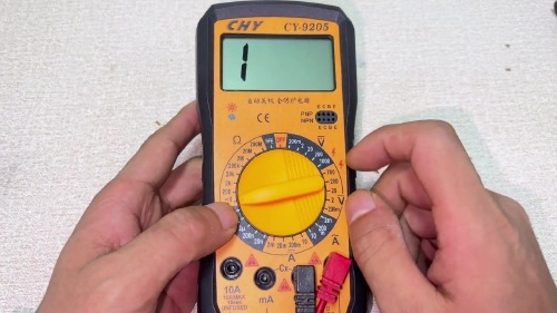 才发现,万用表电阻档也能查漏电,不愧是老电工,经验就是多
