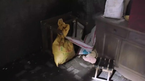 女书记下乡扶贫,不料贫困户直言缺媳妇,让女书记嫁给他