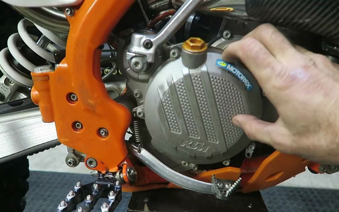 KTM exc离合器片、大鼓缓冲胶更换教程