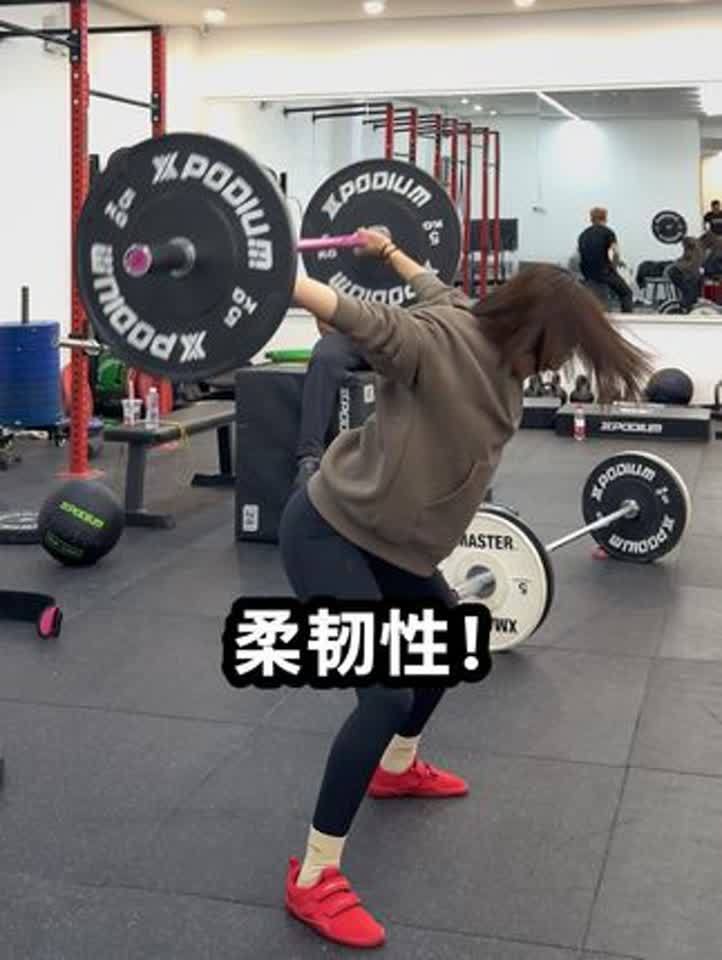 啊?!原来标枪都是这样训练的啊! #迎迎ashley#训练 #健身