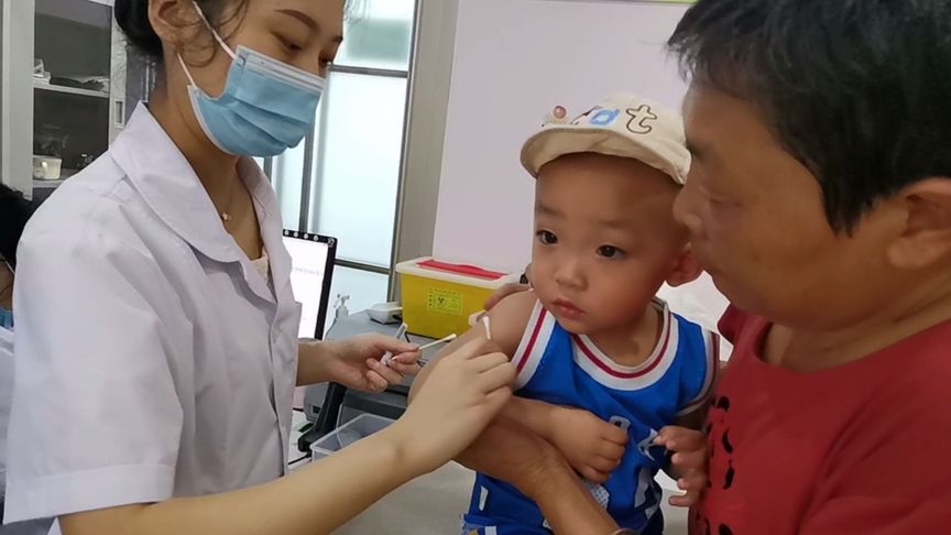 b型流感嗜血杆菌自费疫苗142元,你们给baby打了哪些自费疫苗呢?