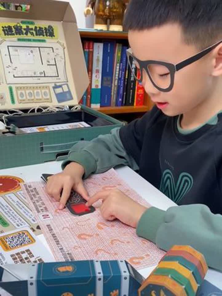 ...玩,这套破案小游戏真的太锻炼孩子推理能力逻辑思维和解决问题的能力