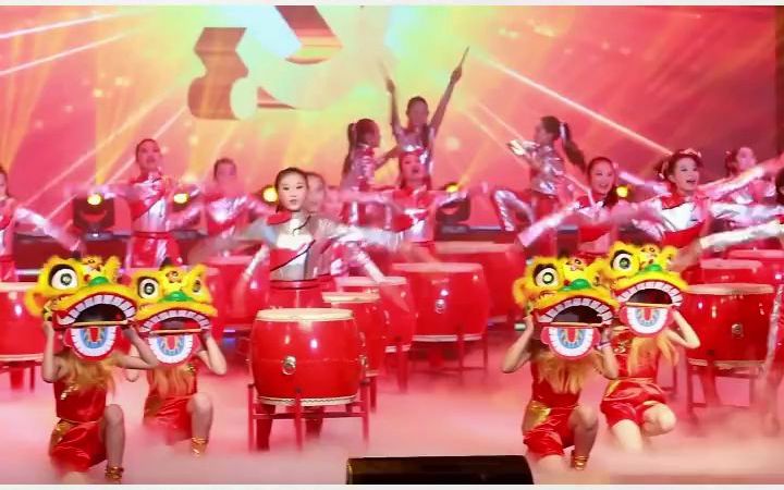 中小学元旦开场舞 狮舞中华大气磅礴,传统舞狮文化加鼓舞的结合,非常...