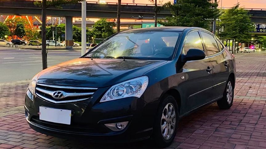 现代悦动 自动1.6L2010年3月上牌 一手车售价 2.XX