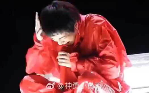 【华晨宇】花天帝现场表演实验艺术《癌》