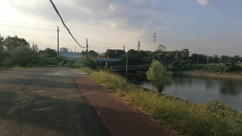 下午16时32分,这通过的列车是k115