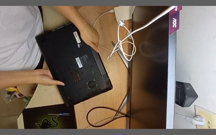 宏碁E5-572G-58HZ拆机(清灰、加内存、加固态、换硅脂)