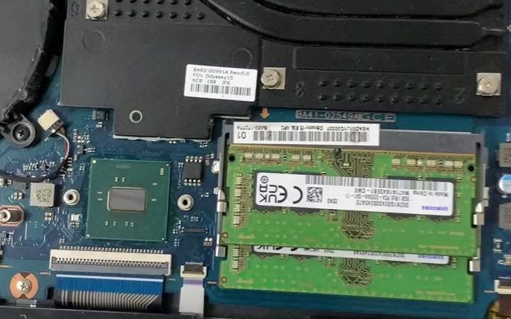 三星玄龙骑士笔记本换南桥芯片主板完美修复三星笔记本维修 笔记本...