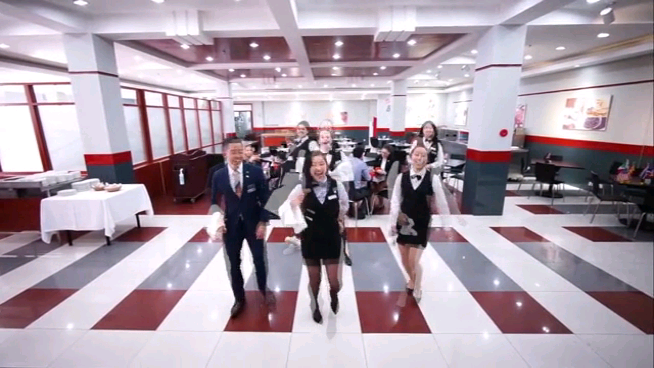 让我们看看学酒店管理的学生生活。#酒店#