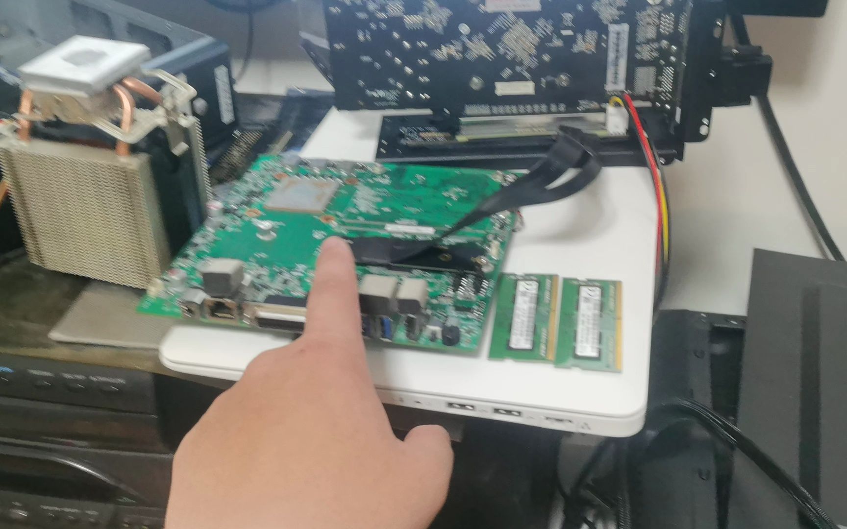 80包邮的海力士DDR4 2666 DIMM 4G×2内存上机测试(140包邮的...