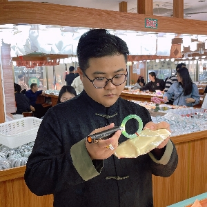 大郎镯尔翡翠 