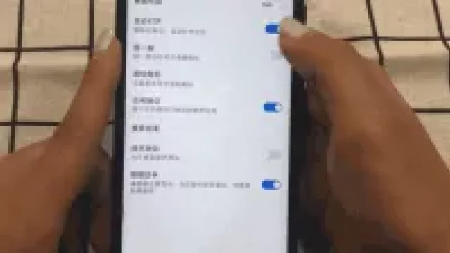 小图标排列太杂乱, 长按这里设置, 摇一摇立马变整齐