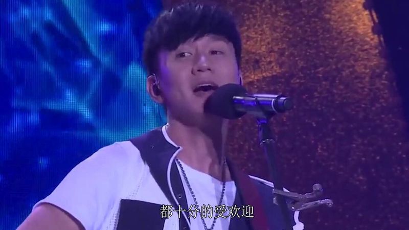 现场正唱歌伴奏就突然没了林俊杰:幸好不假唱,不然我还咋下台