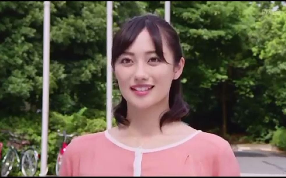 大叔穿戴好人皮和面具伪装变身清纯可爱美女!男变女伪装