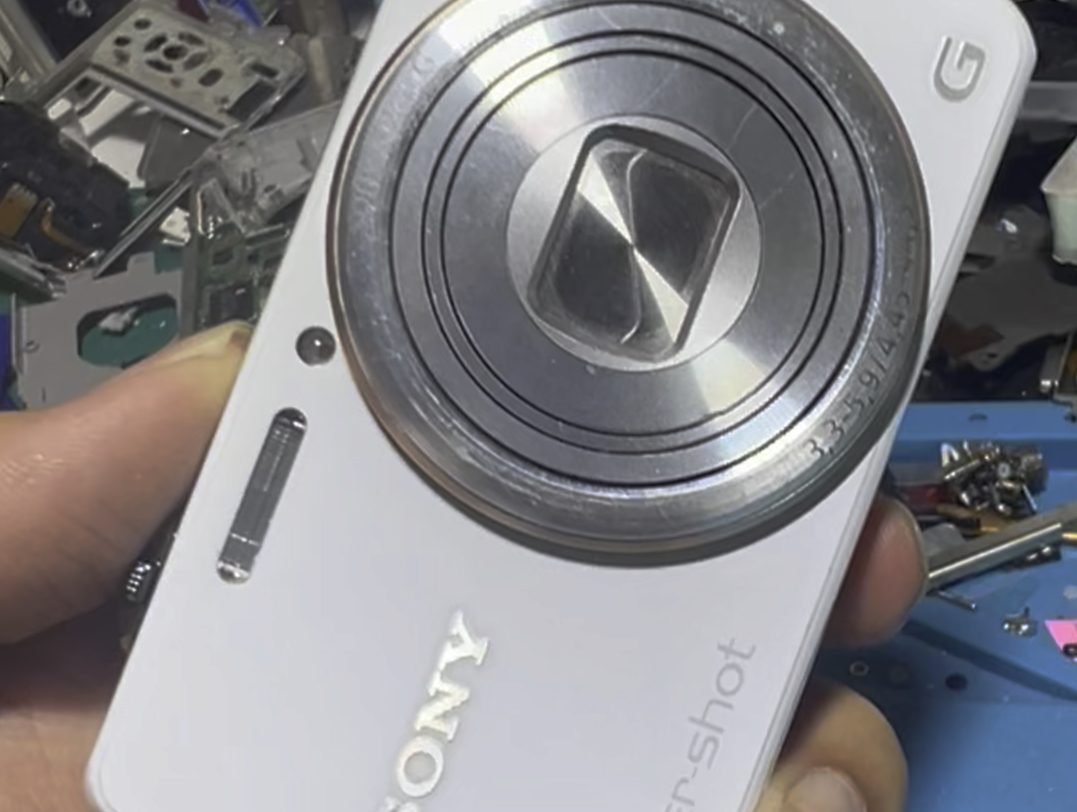 索尼WX100屏幕划痕严重修复,更换外屏再给客户赠送个磨砂贴膜哈哈,...