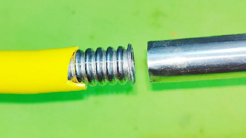 同样都是不锈钢管,同样都没有螺纹,波纹管怎么接入圆管?涨见识