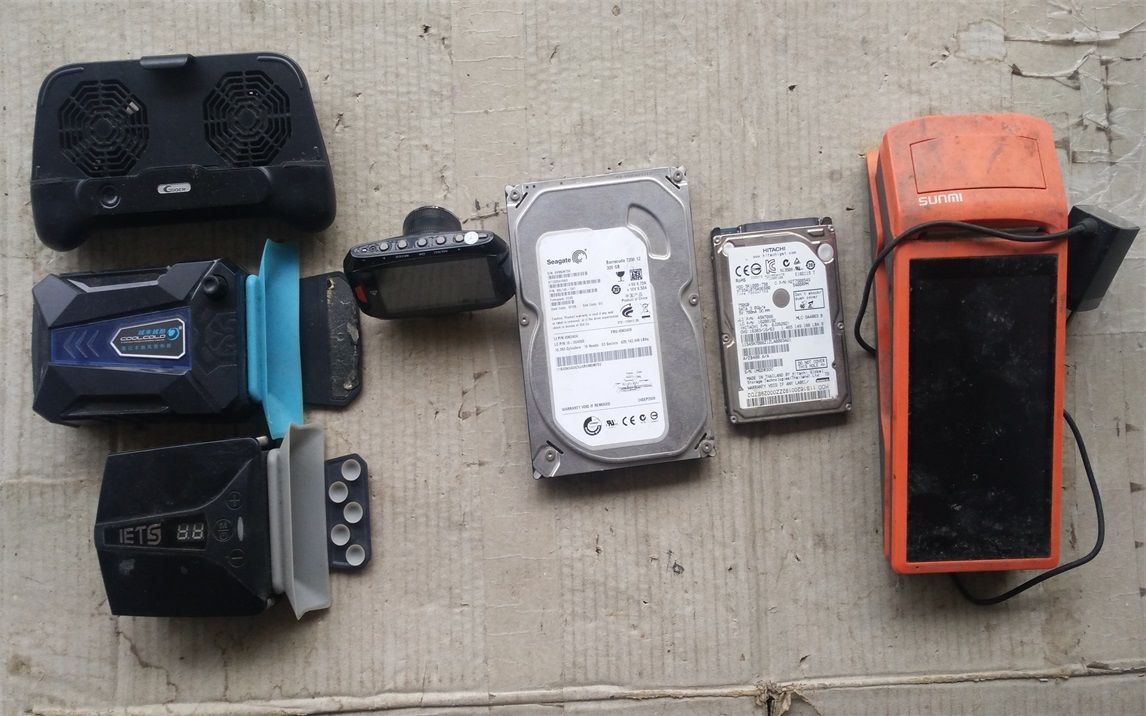 ...抽风散热器行车记录仪硬盘商米V1WCDMA无线数据终端测试这好坏