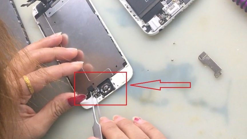 iPhone手机Home键不能用,淘宝20元买个新的,美女教你如何更换
