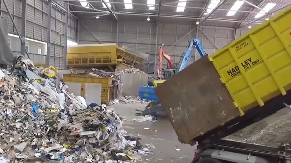 用垃圾造成的公路,600万吨建筑废料再利用,基建道路又一里程碑