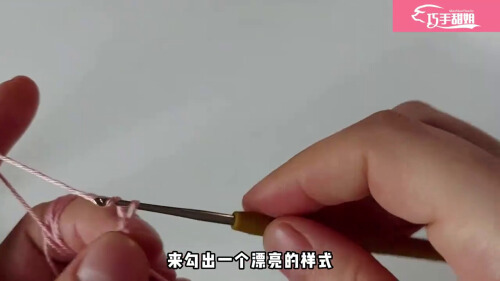 大姐自创的编织技巧,镂空小花简单漂亮,成品一件两百都抢着要