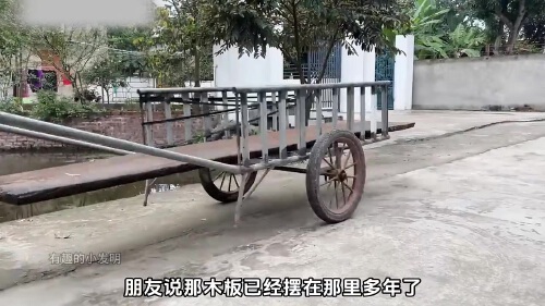 看小伙使用废弃的长木板,能制作出什么旷世神作!