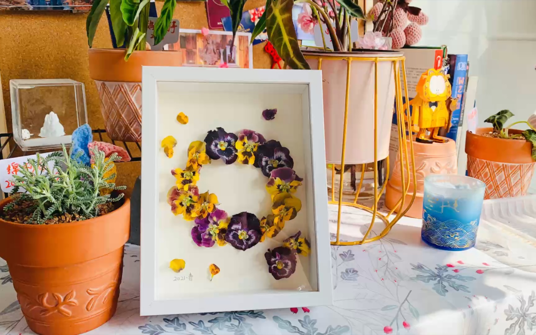【立体干花相框】春光易逝,利用家里的花材制作立体干花相框,留住...
