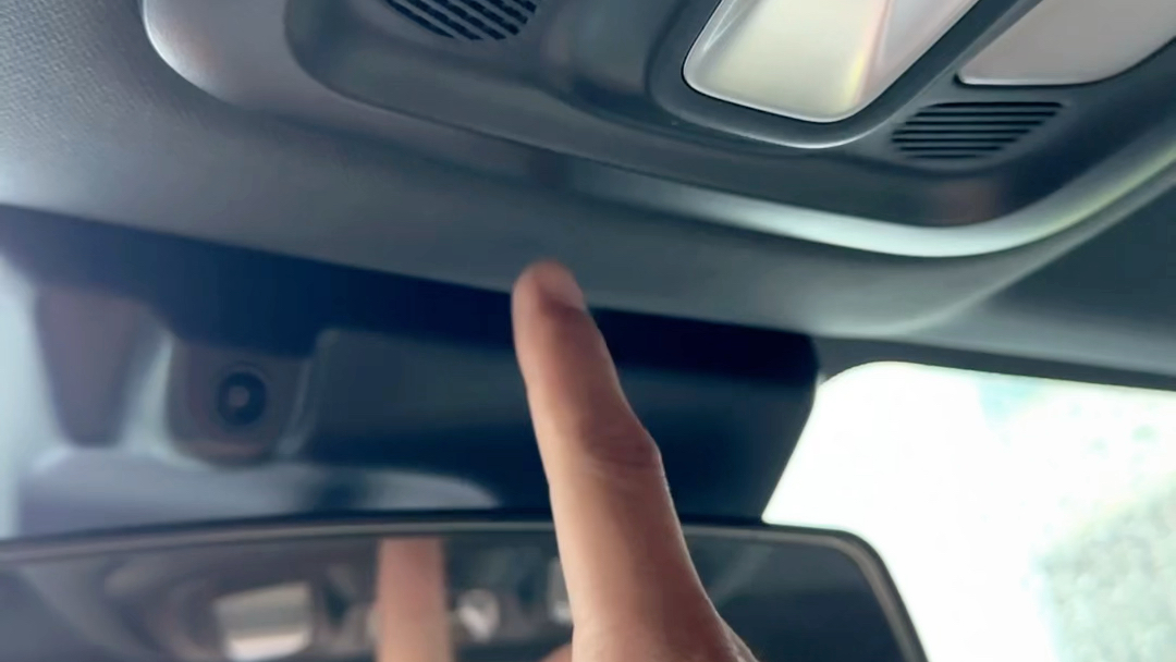 Univ加行车记录仪