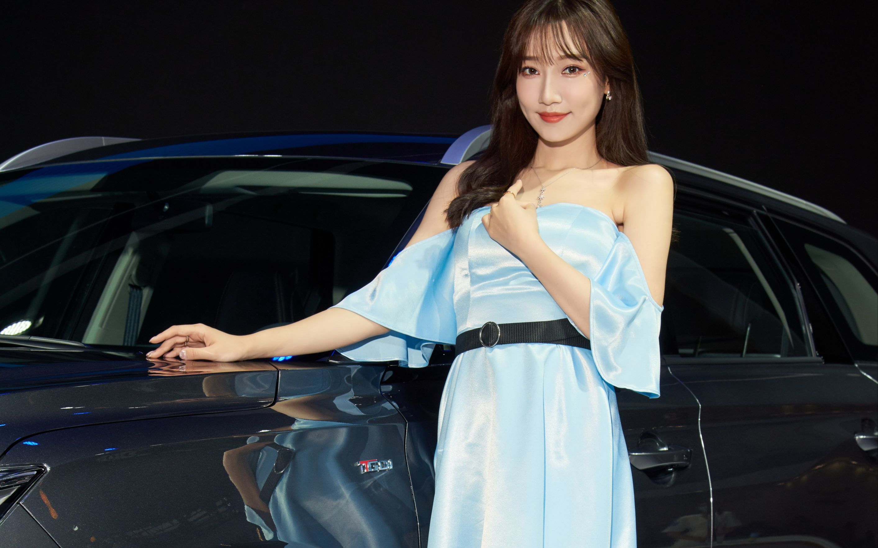 (2020年广州车展)今年还是会去看车展的!(2)车模妹纸也是很可爱的!