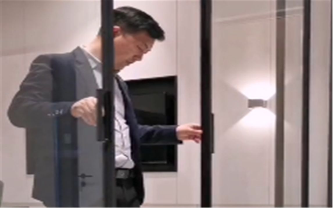 吊轨移门,地砖通铺看看效果。