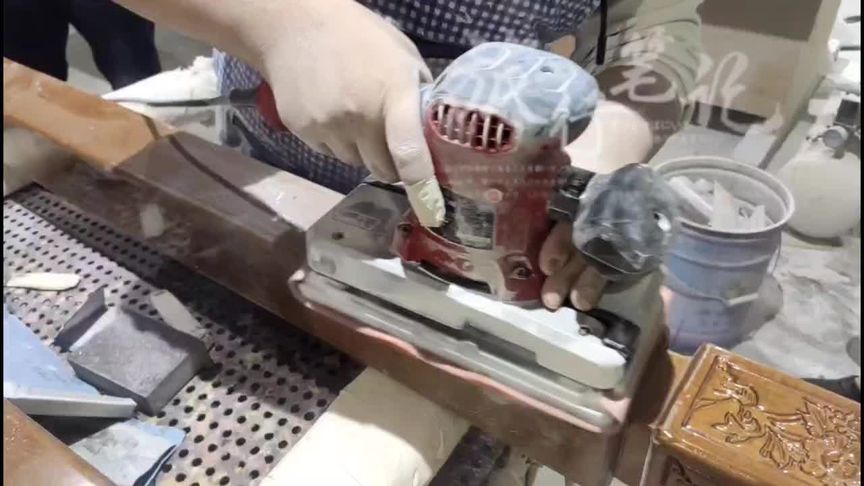 #砂布砂带 #打磨机 #工艺 这打磨手艺杠杠的,为家具加油!