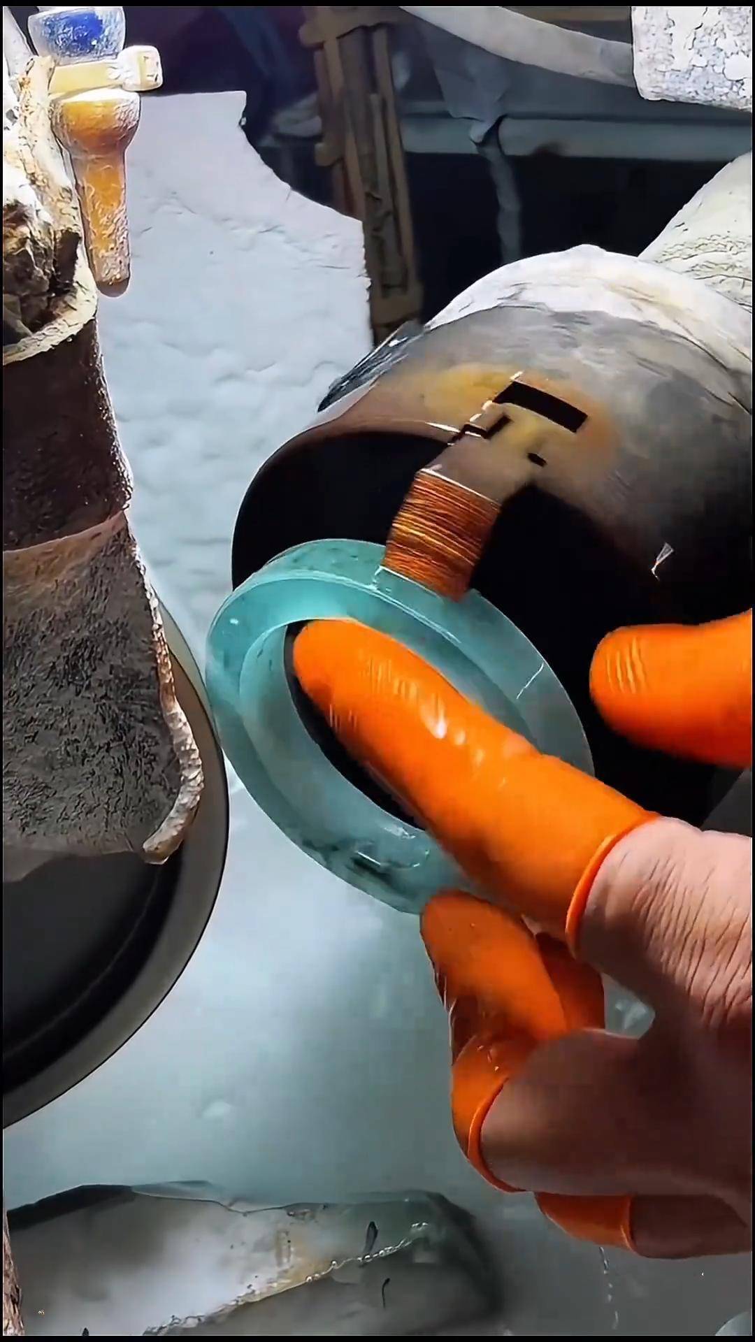 翡翠玉石:冰飘花完美取镯,网友:这也太漂亮了吧,好想拥有