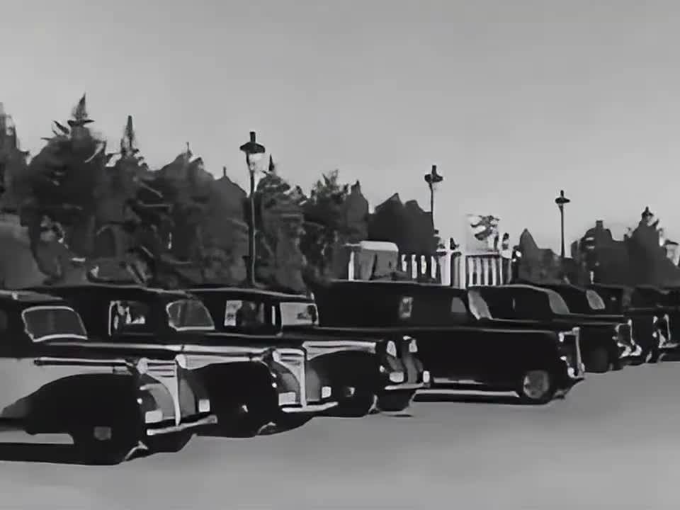 1943年西班牙电动汽车换电影像:换电5分钟,续航百公里 #近代史 #人物...