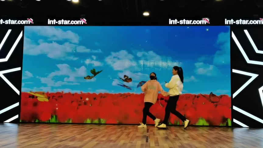 无实物表演!孩子学习后的展示。