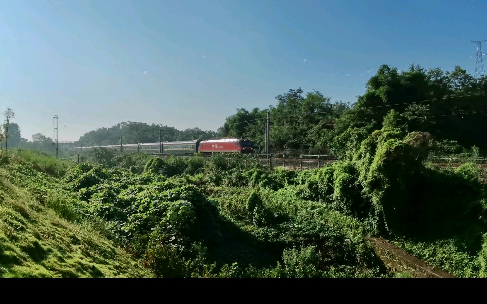 【达成铁路】达成动车停运后成都局开行的直达临客Z5801次 达州-...