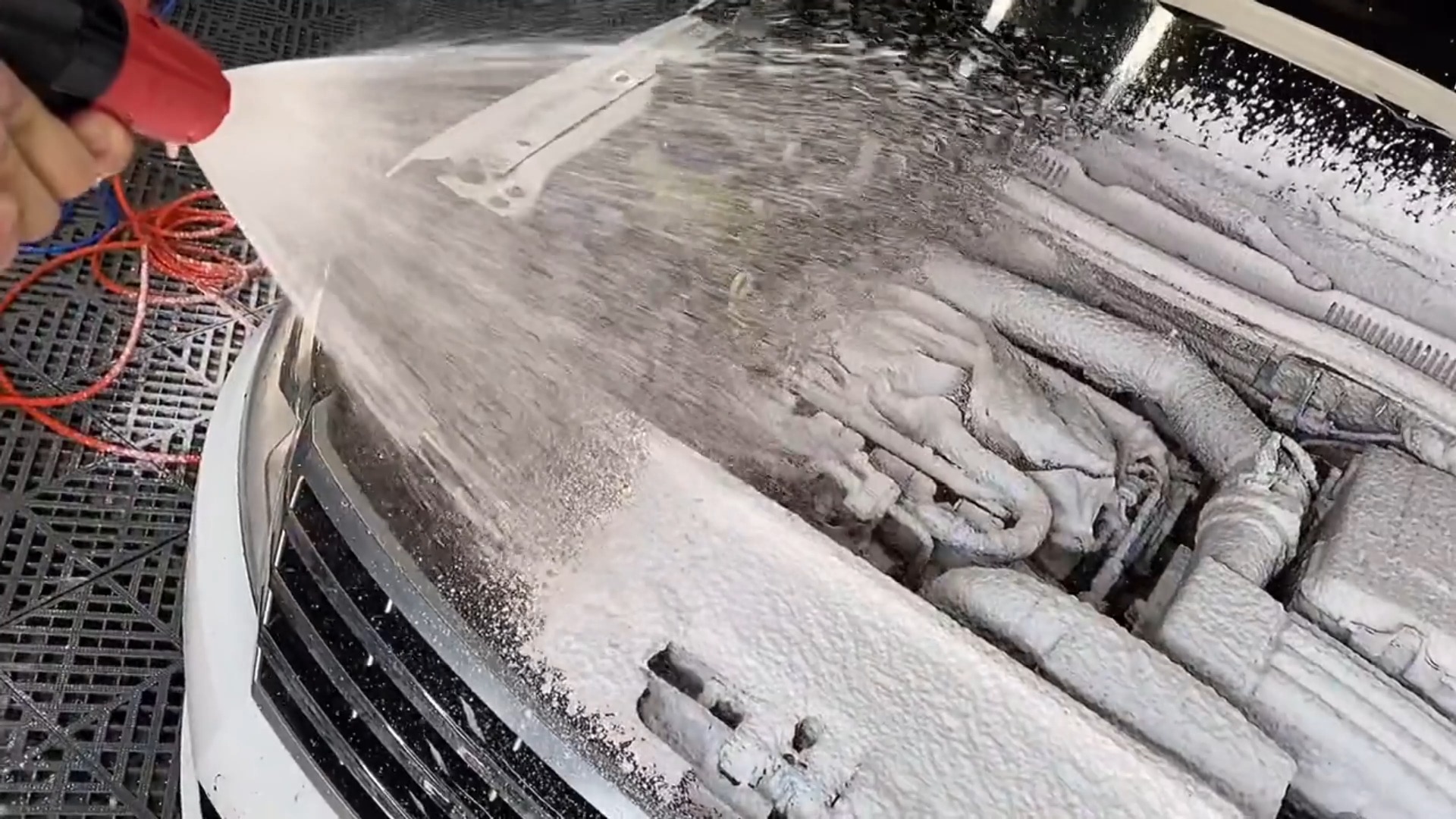 几个月没洗的车、一洗就是一天