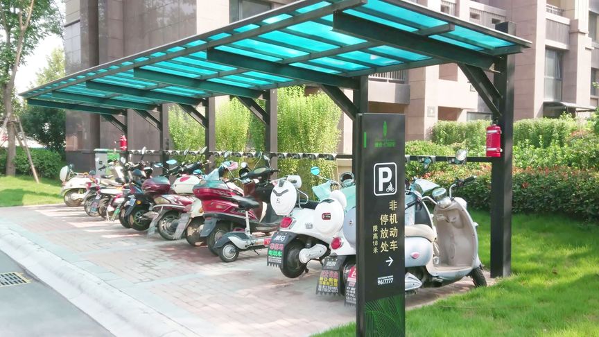 满电的电车,油门一扭指针就到底,咋回事?不注意这点没电是常事