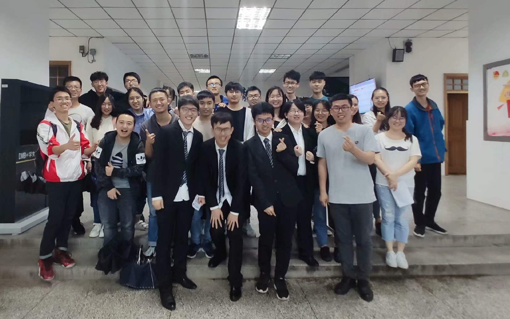(2019信科杯)微社交时代增进or减弱了人与人之间的交流