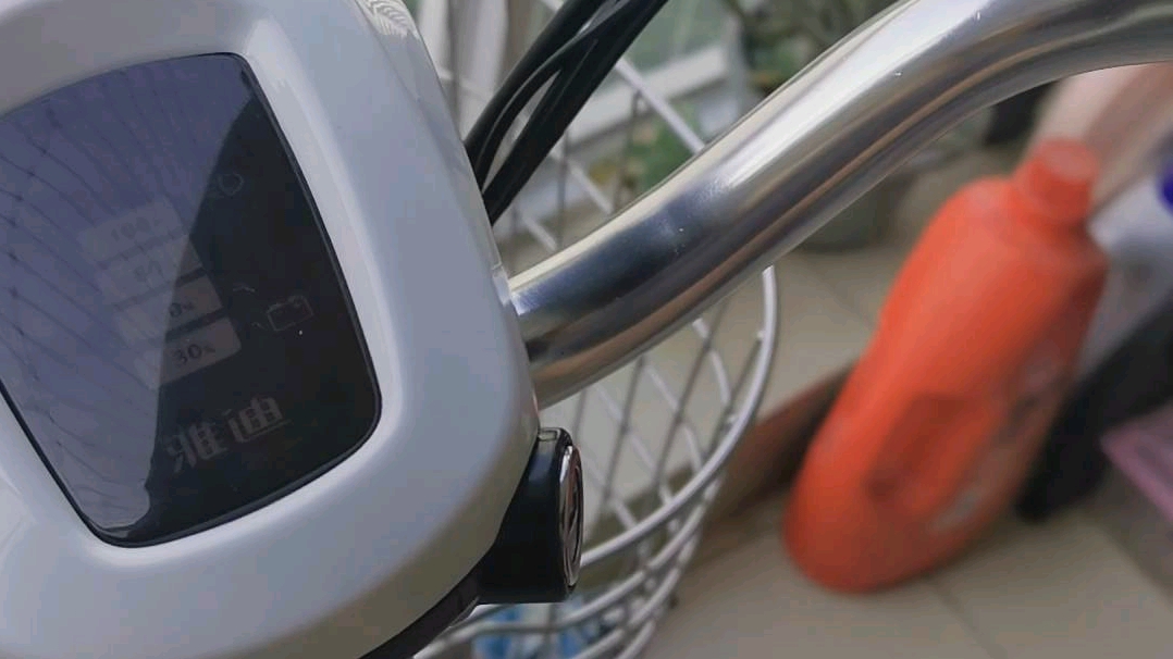 花了一晚上把电动车改成指纹开锁。