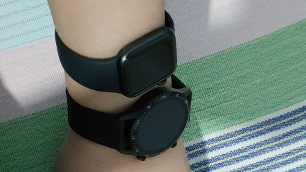 智能手表苹果se和华为GT2抬腕亮屏速度对比