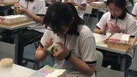 银行人工数钱的基本操作,比机器还快
