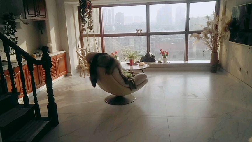 近30平的厨房,港华燃气的师傅说不安全,三年了也开通不了燃气。